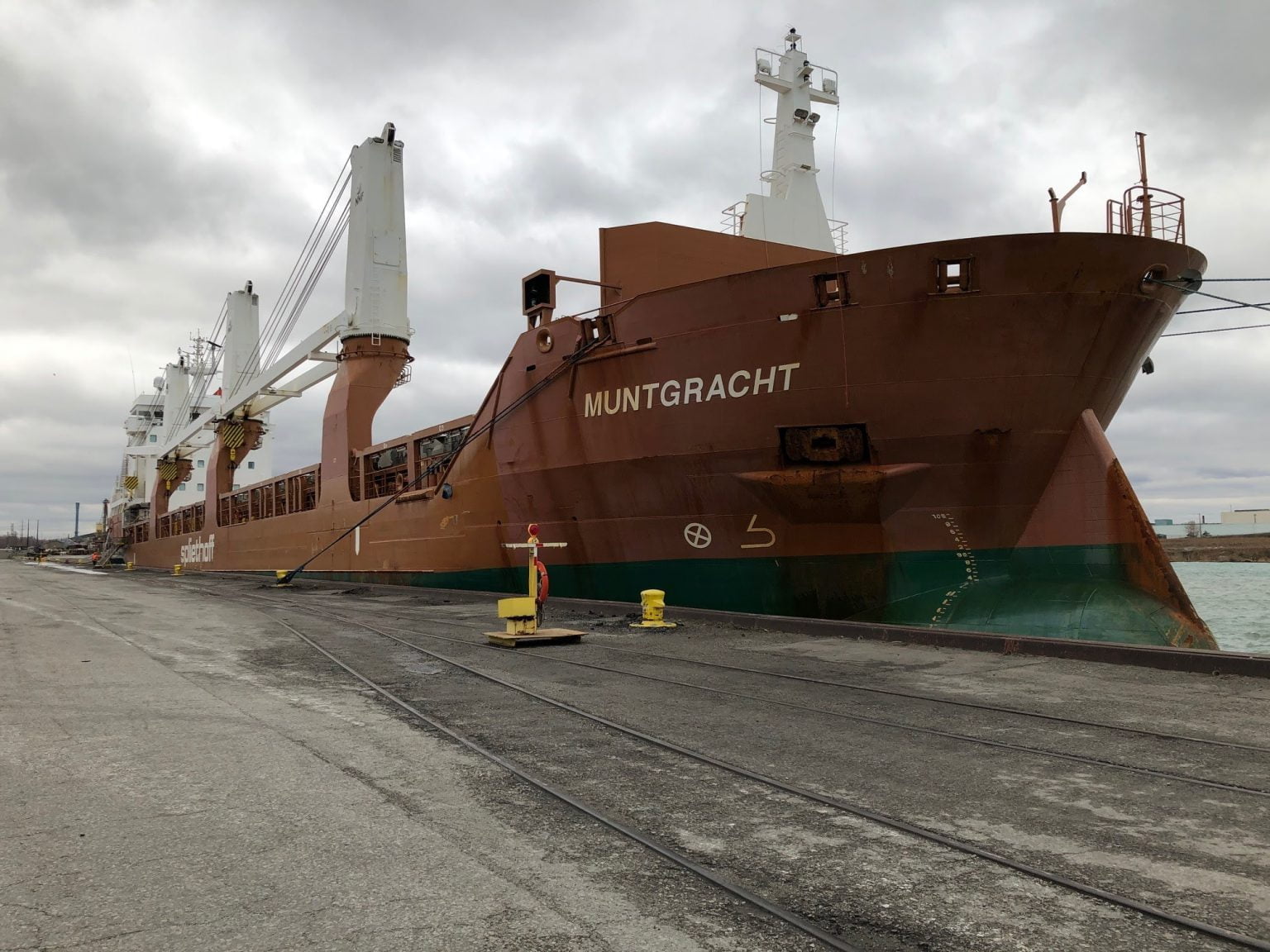Arrival of first ocean vessel opens 2020 international shipping season ...